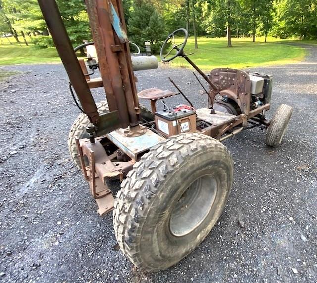 Doodlebug Tractor with Hydraulic Pump Driven Crane Farm Equipment